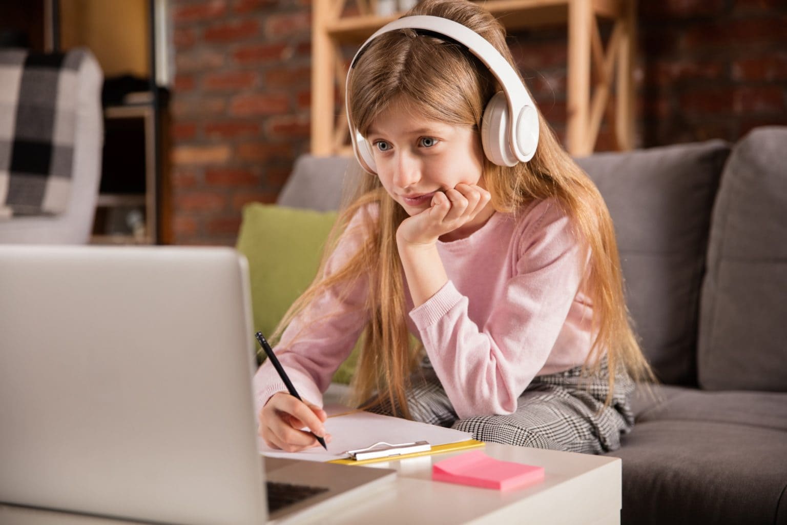 How Much Time Should Students Spend Studying Online?